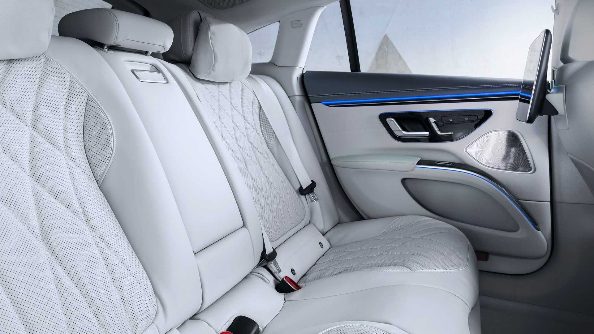 The Luxurious Interior of the Mercedes-Benz All-Electric EQS Revealed ...